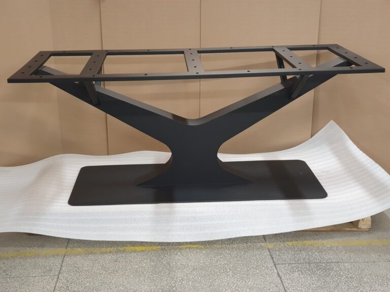 Heavy-duty tree-shaped table frame with reinforcement frame