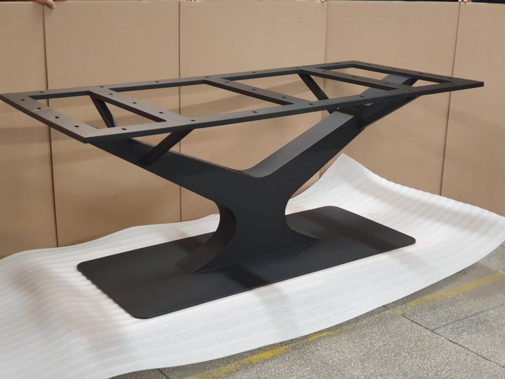 Heavy-duty tree-shaped table frame with reinforcement frame